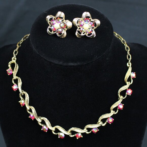 Unbranded | Jewelry | Vintage Gold Tone Leaf Ruby Red Aurora Borealis ...